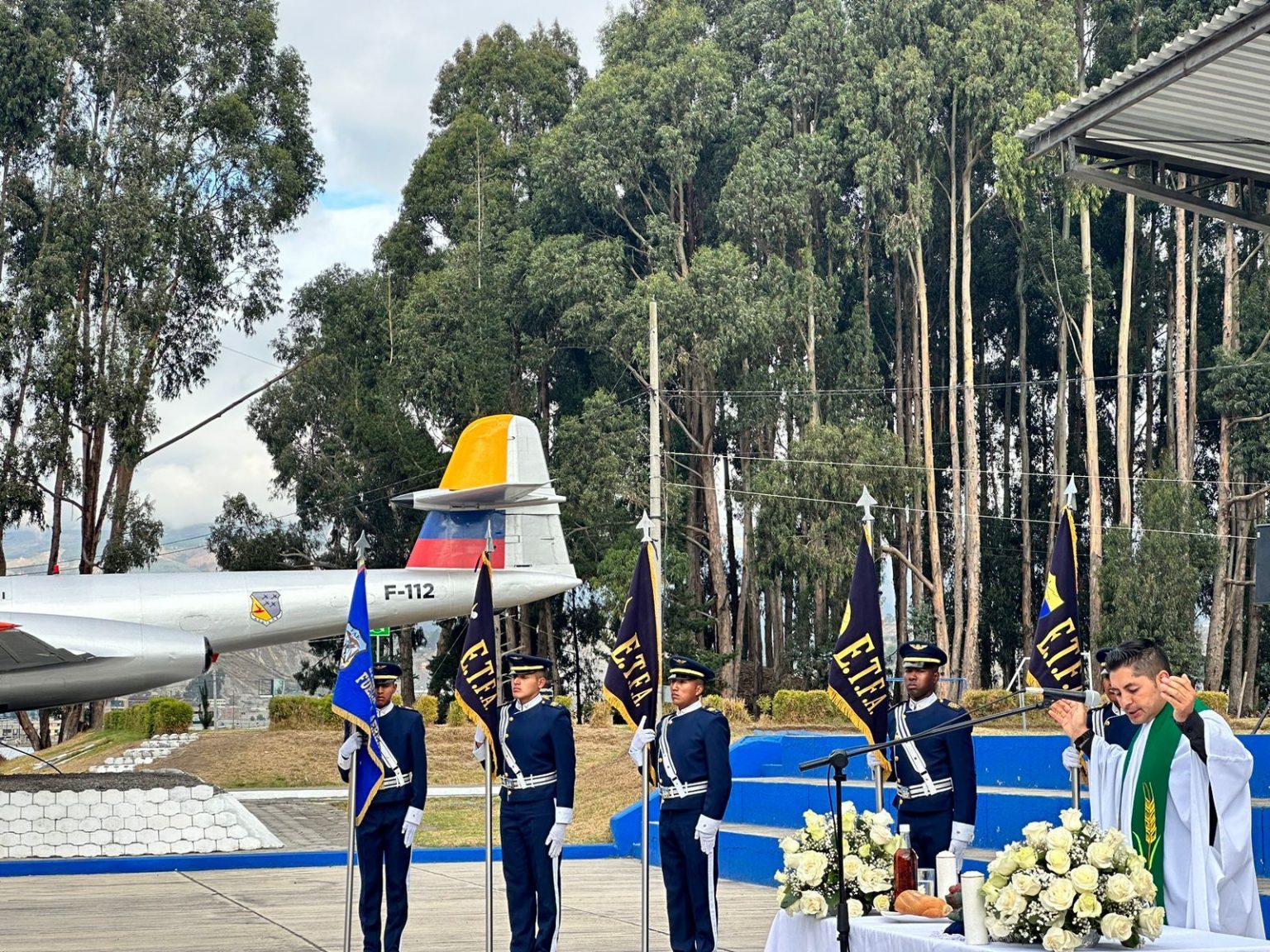 Alumnos de la ETFA reciben alas de especialidad – Fuerza Aérea Ecuatoriana