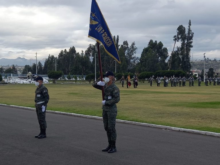 Escuela Técnica de la Fuerza Aérea realizó ceremonia de Cambio de ... Escuela Técnica de la Fuerza Aérea realizó ceremonia de Cambio de ...