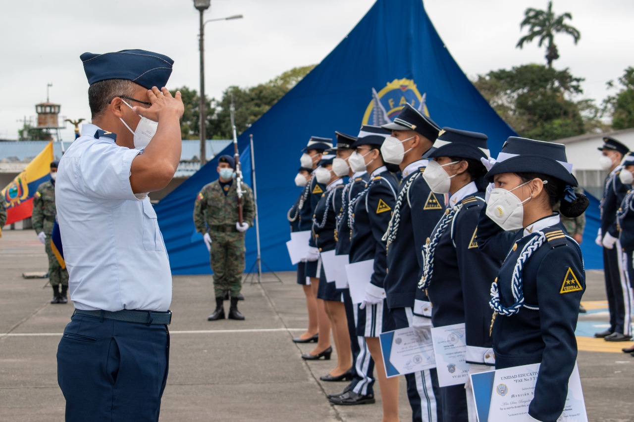 Unidad Educativa de Fuerzas Armadas FAE Nro. 3 Taura realizó imposición ...