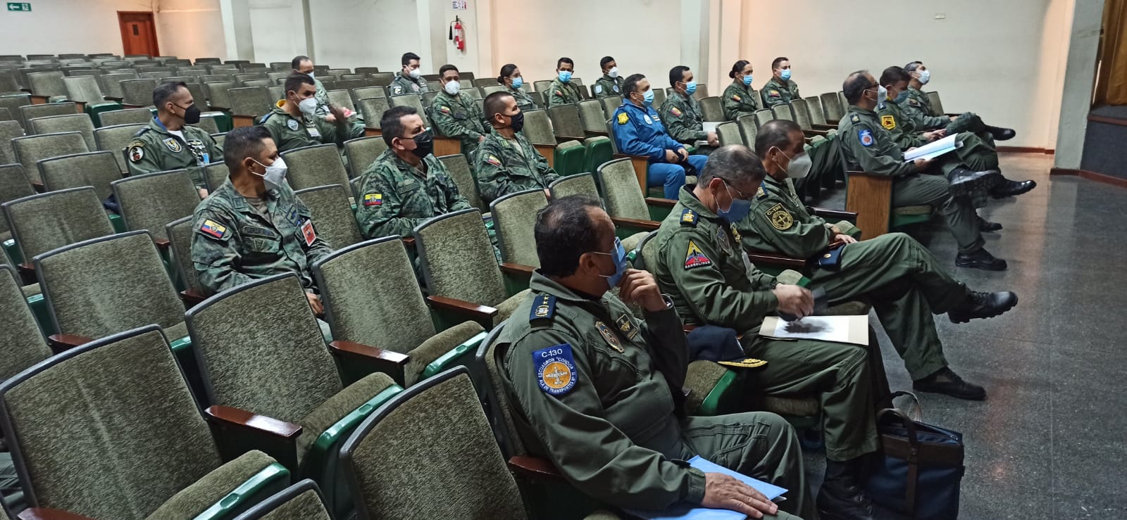 Estado Mayor General FAE se reúne en el Ala Combate Nro. 21 – Fuerza ...