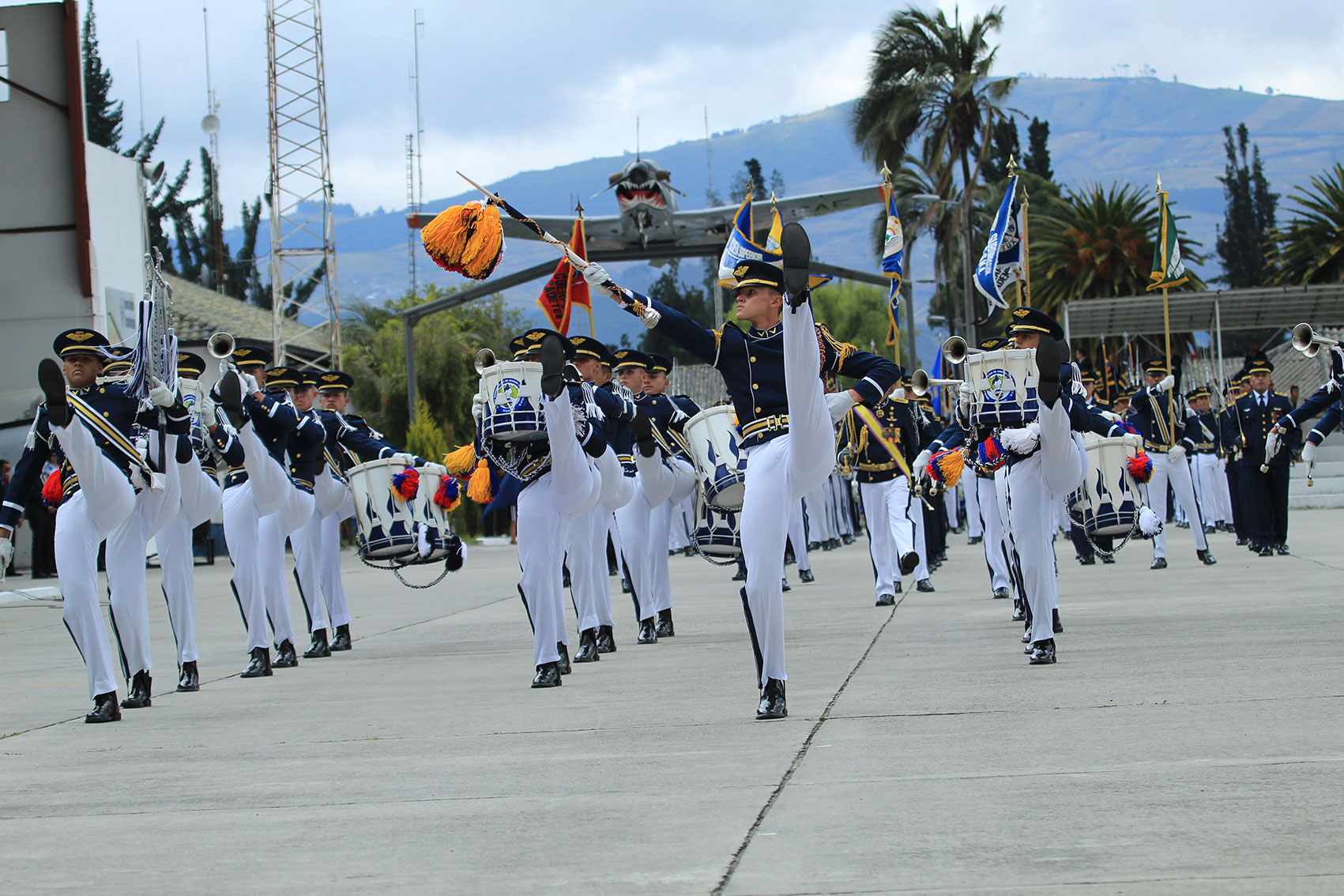 FAE conmemoró 102 años de vida institucional – Fuerza Aérea Ecuatoriana
