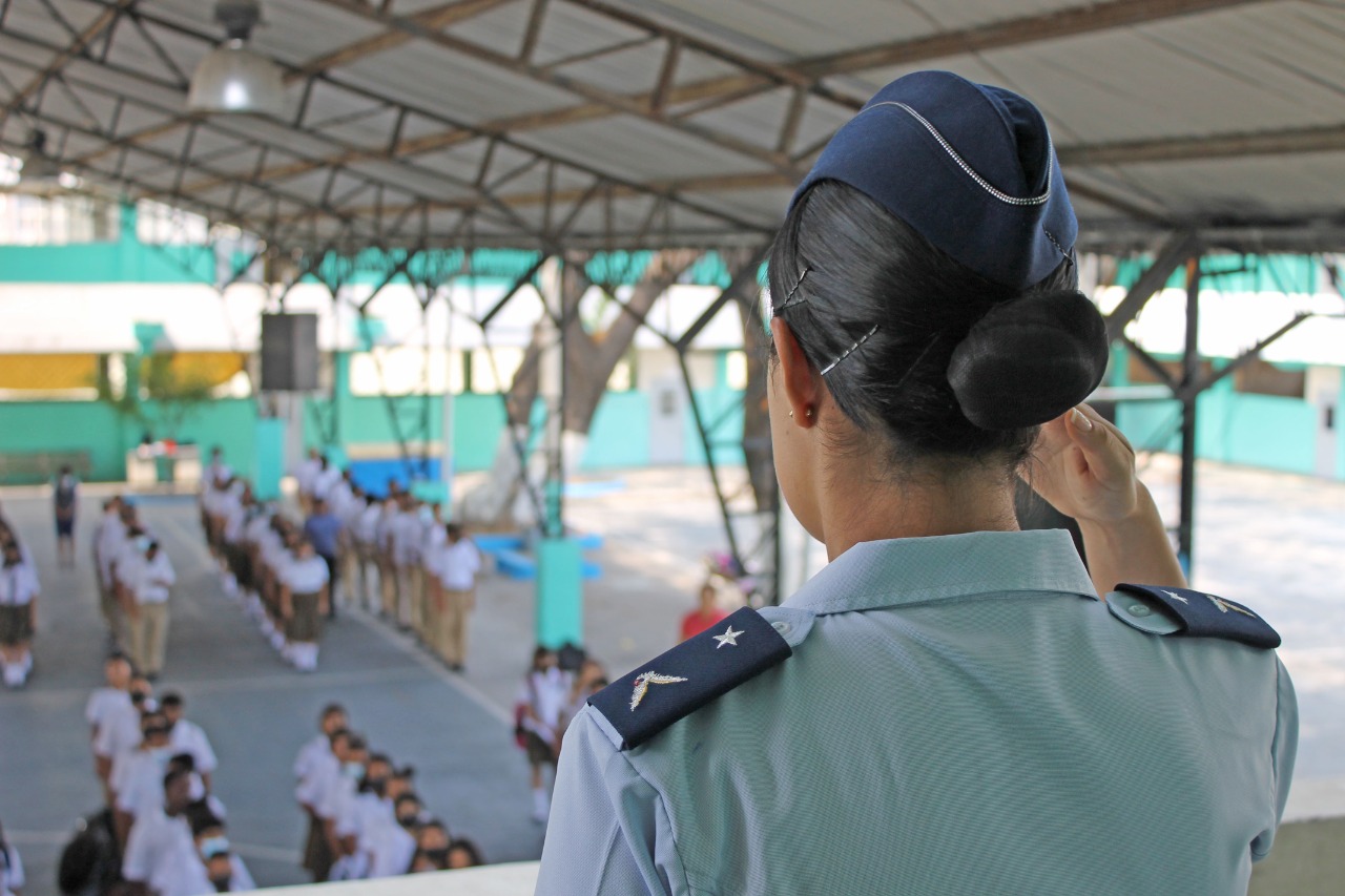 Fuerza Aérea Ecuatoriana conmemora el Día del Escudo Nacional a través ...
