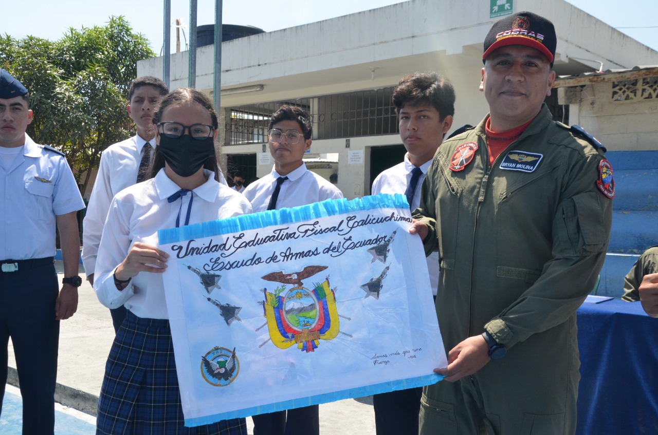 Fuerza Aérea Ecuatoriana conmemora el Día del Escudo Nacional a través ...